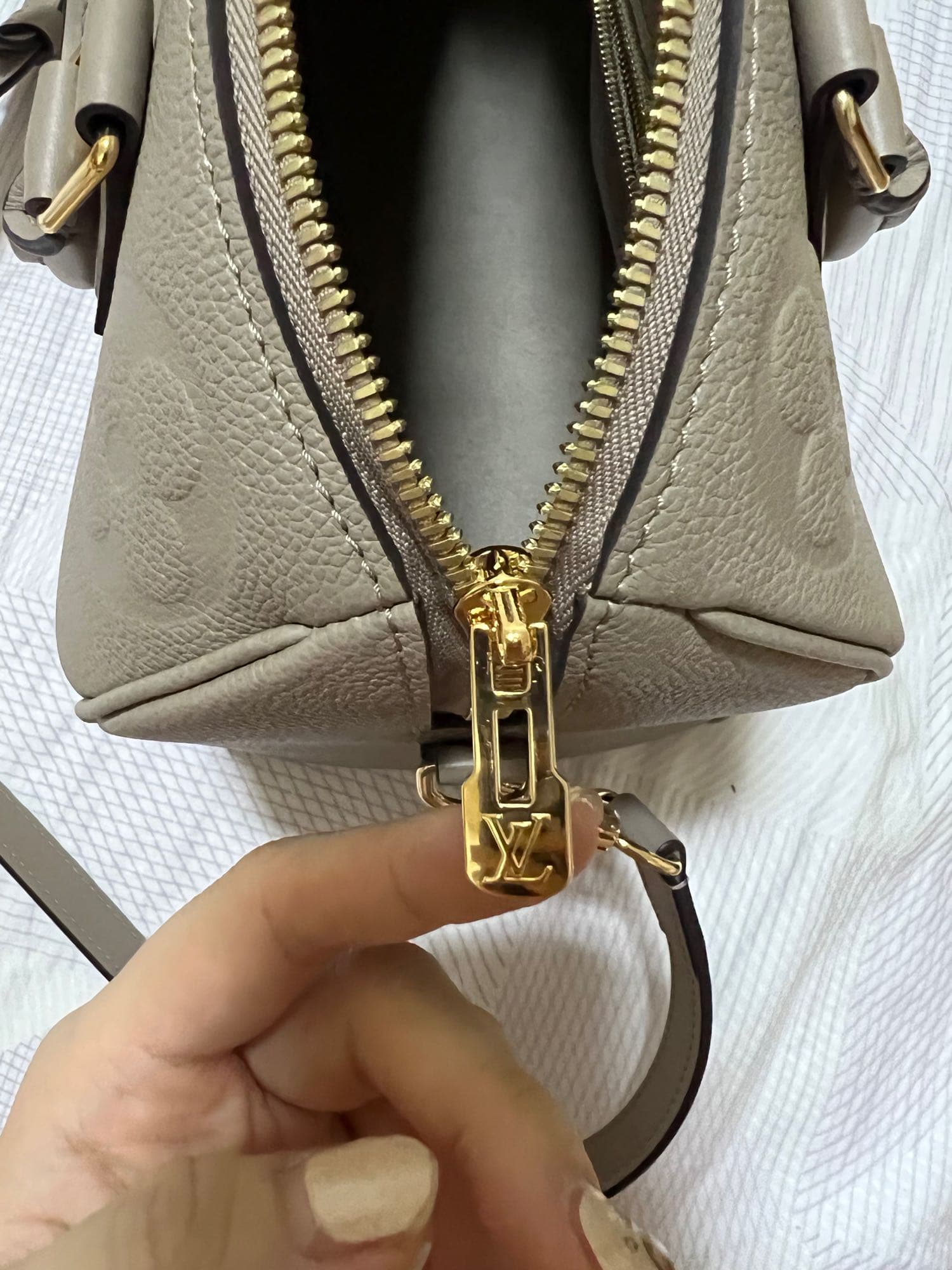 #開箱 #開箱 終於入手了LV Speedy 25 + LV靠櫃詳細初體驗分享 - 精品板 | Dcard