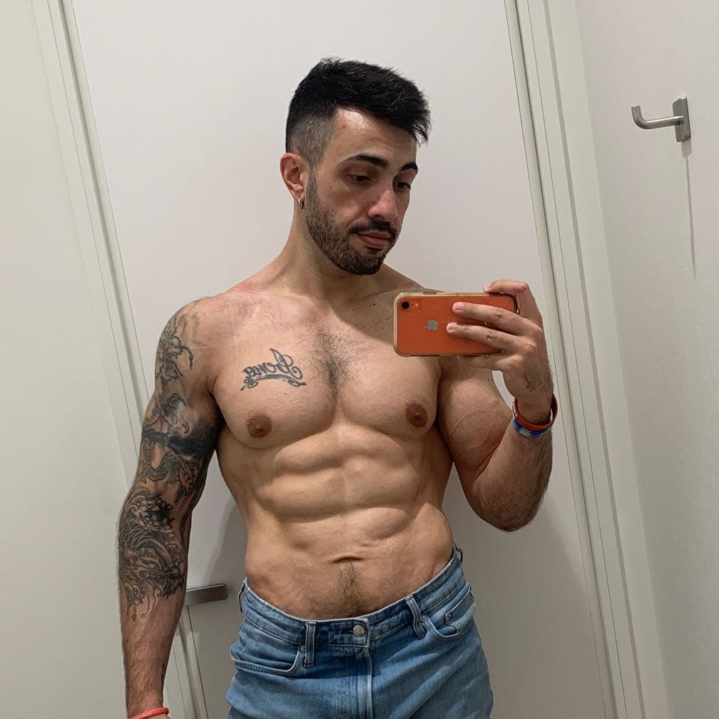 腹肌哥 (@gmsephs) | Dcard