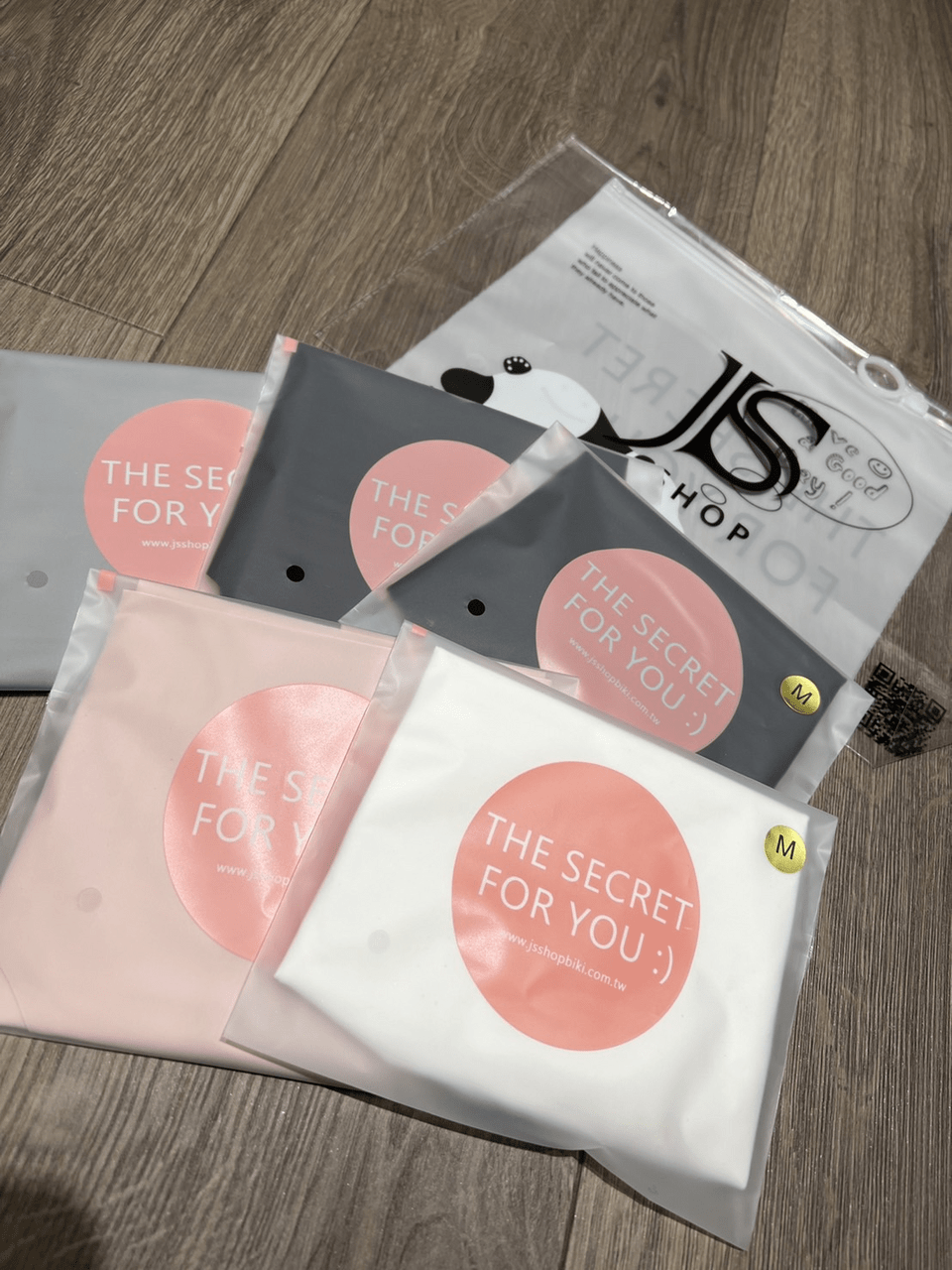 我買過的無痕內褲 JS SHOP、HanVo、lativ - 艾芮 (@arilovebb) | Dcard