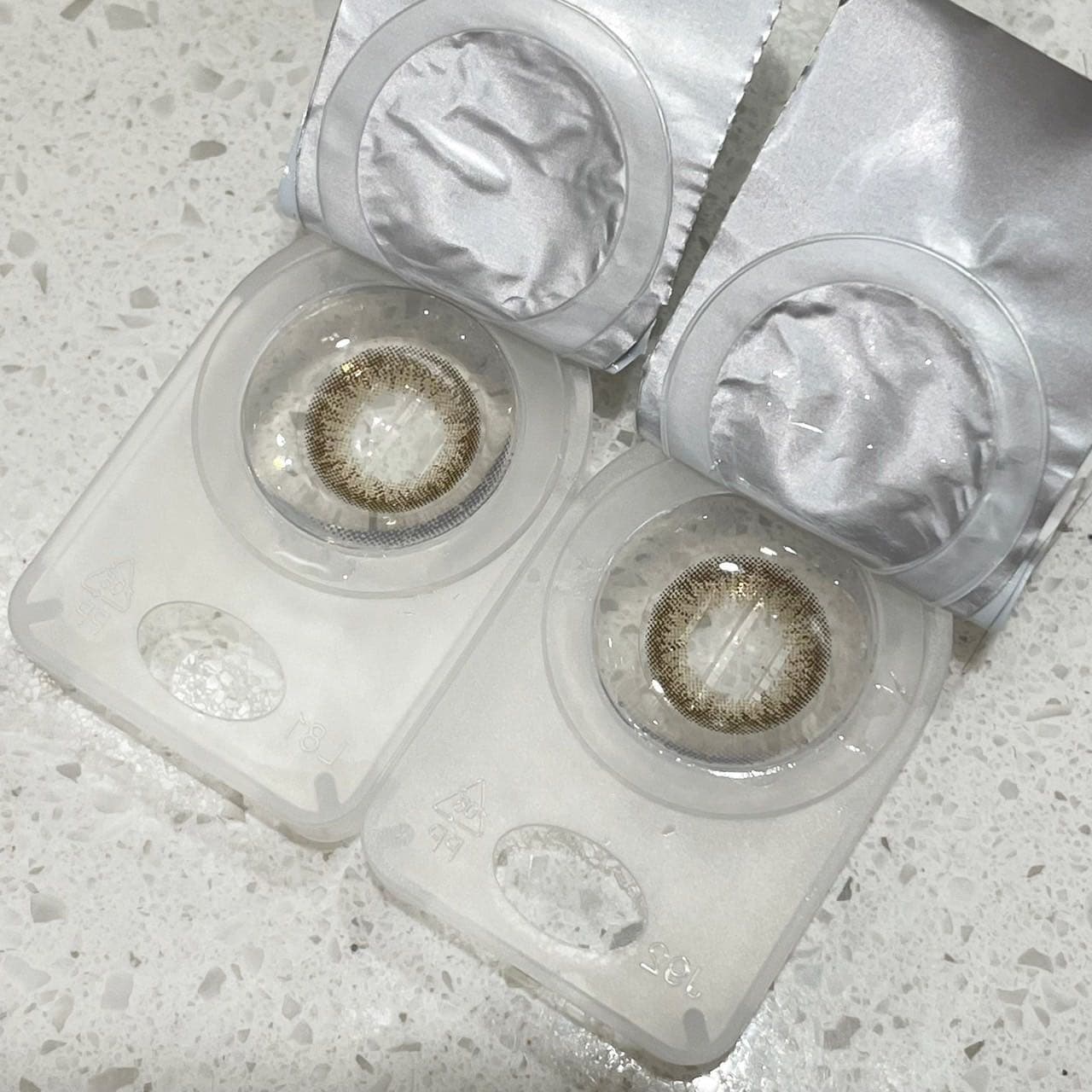 #分享 綺芙莉Givre日拋2色初開箱 - 隱形眼鏡板 | Dcard