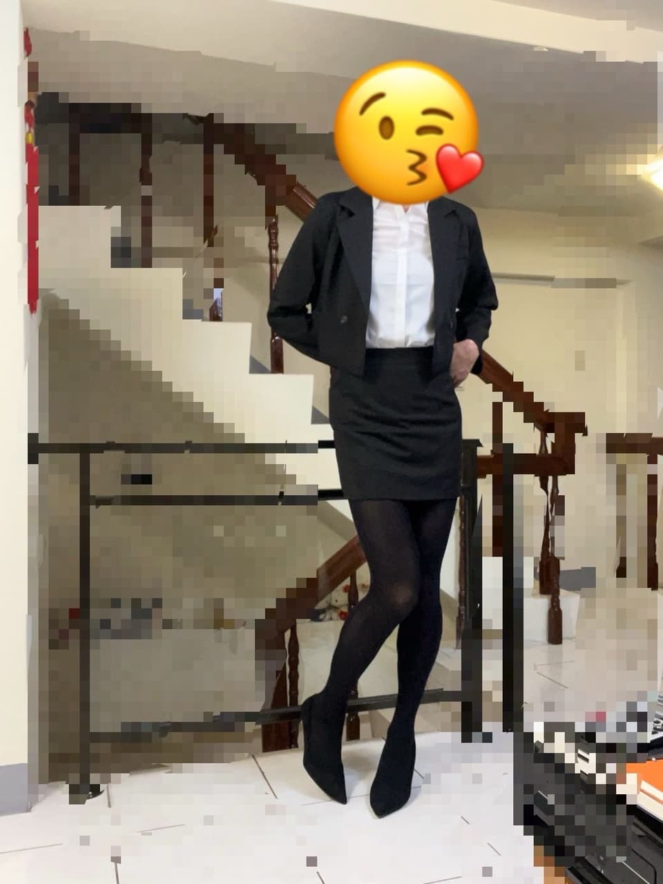 小小秘書又來了 - 嫣然 (@blackwall) | Dcard