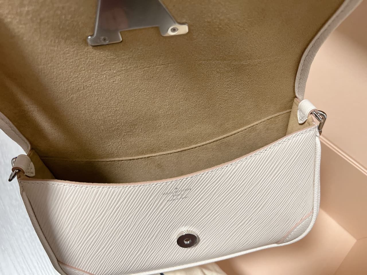 #開箱 LV BUCI 腋下包 聖誕禮 🎄 - 精品板 | Dcard