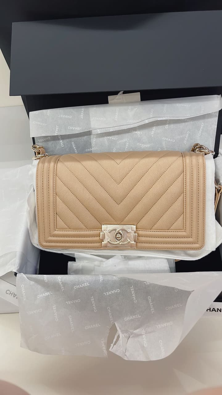 #購物經驗 Chanel Boy 20之第一顆小香💙 - B19-1 留言 | Dcard