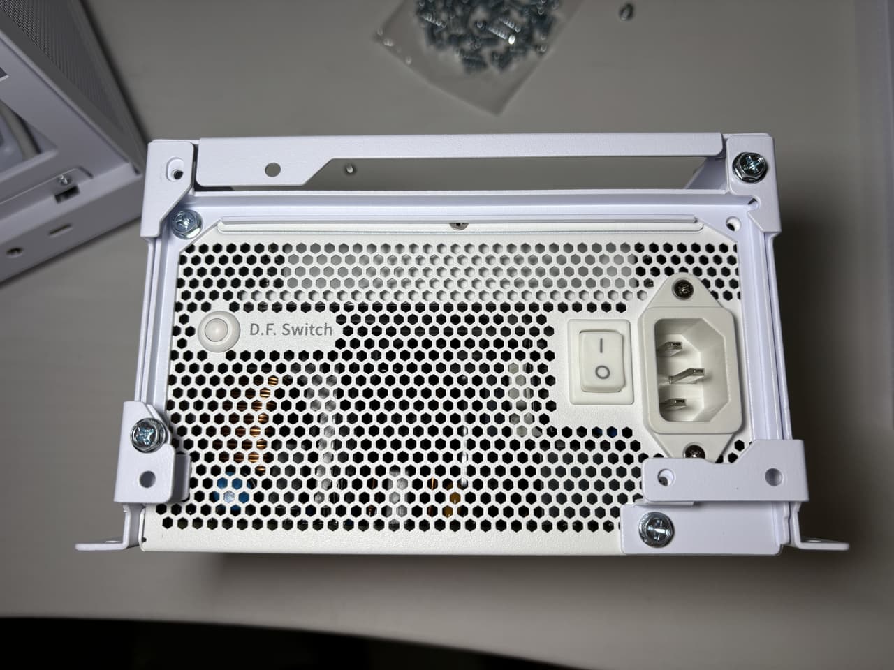 【開箱】「宿舍拯救者！」Lian Li 聯力 A3-mATX 機殼 - 3C板 | Dcard