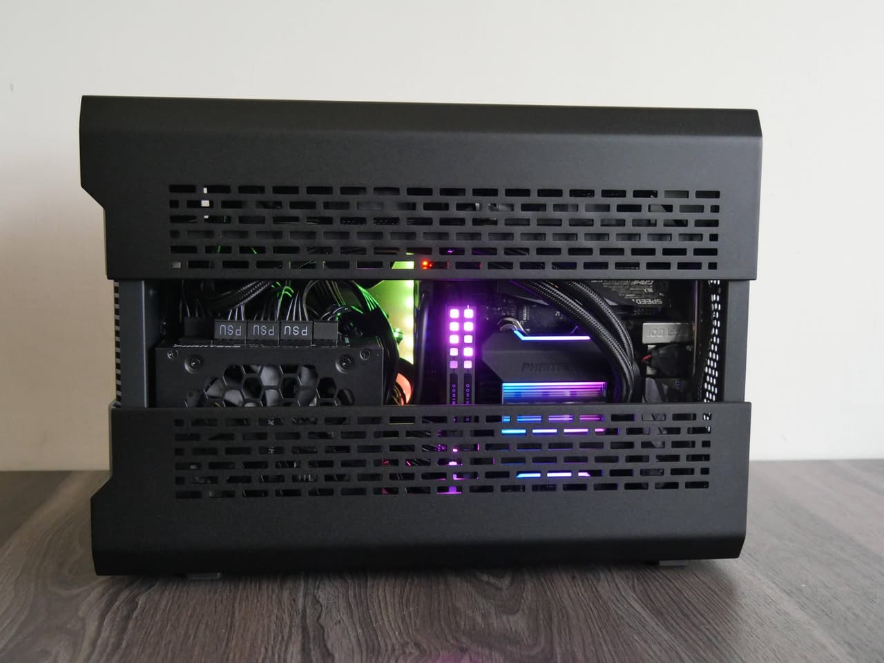 #開箱 伸縮自如的PHANTEKS SHIFT XT - 3C板 | Dcard