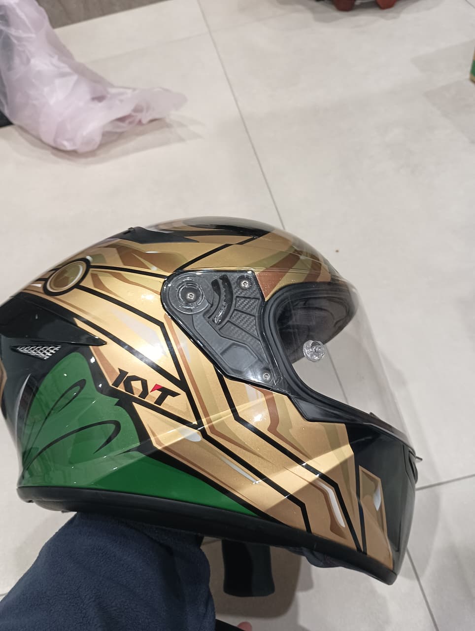 #出清 #出清 KYT漫威聯名款全罩式安全帽2000 - 文化大學二手物交流板 | Dcard