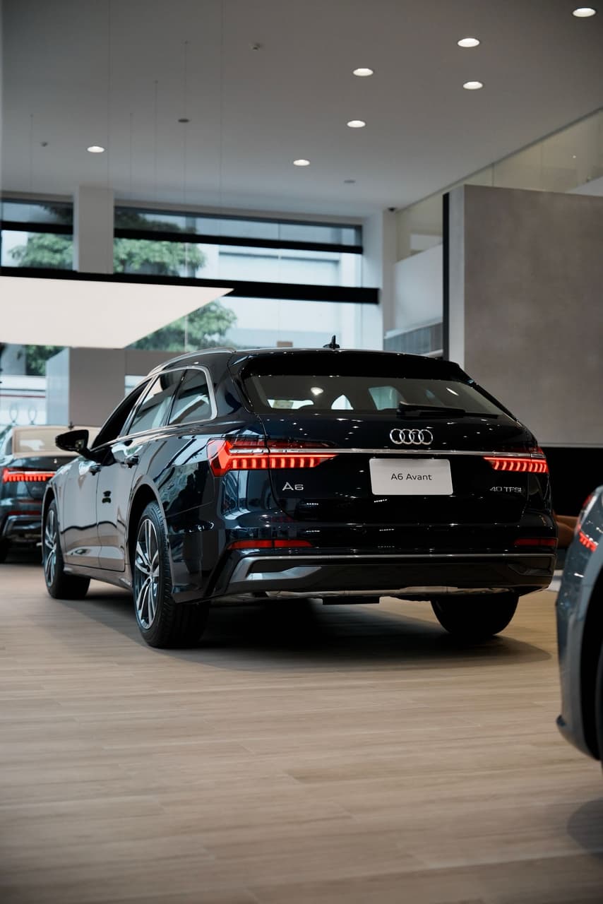 無垠藍圖，勾勒優雅馭行｜𝐀𝐮𝐝𝐢 𝐀𝟔 𝐀𝐯𝐚𝐧𝐭 𝟒𝟎 𝐓𝐅𝐒𝐈 𝐒 𝐥𝐢𝐧𝐞｜金屬無垠藍 Firmament Blue 5U｜實車分享 - 汽車板 | Dcard