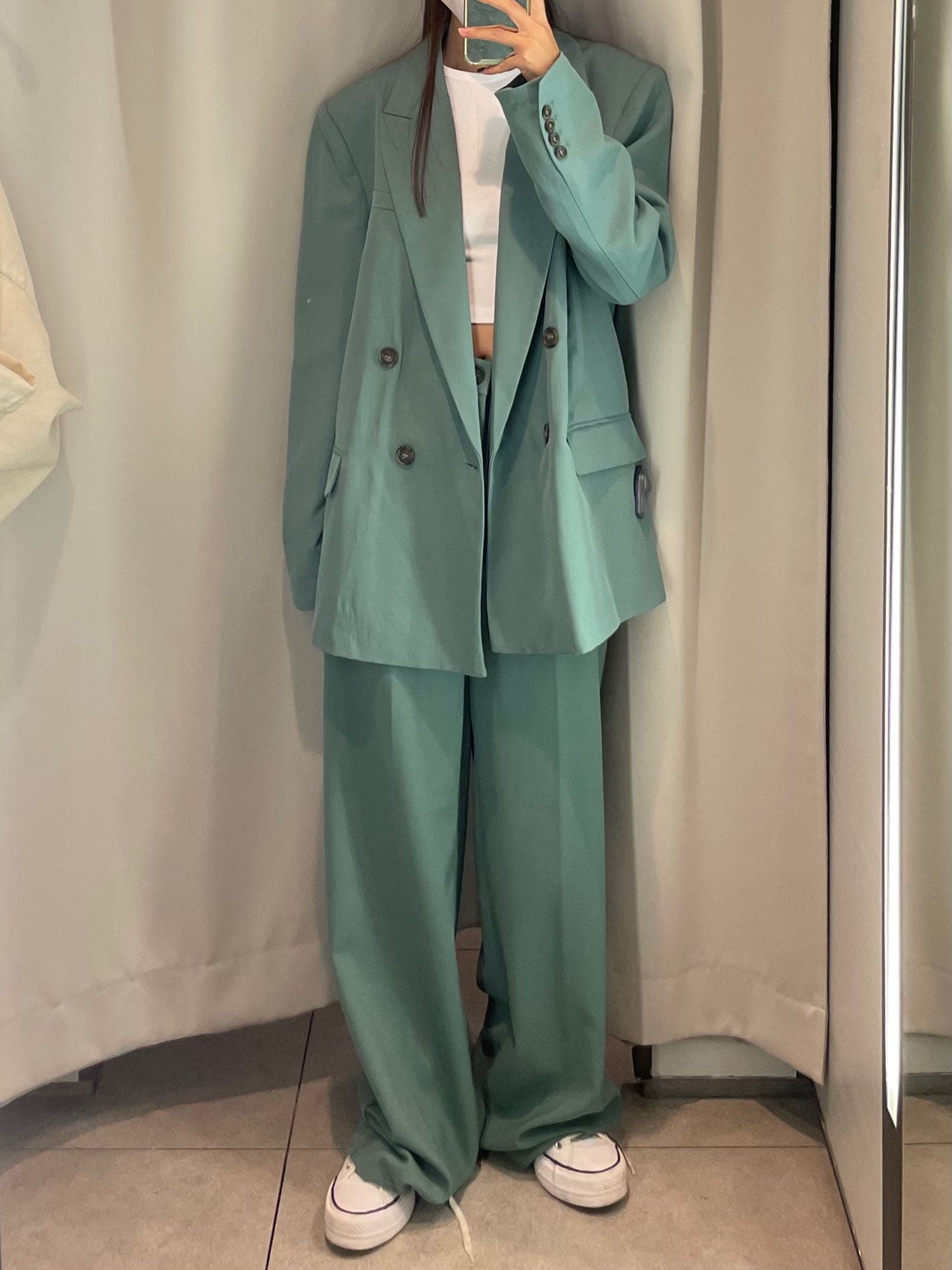 試穿四間服飾品牌的當季衣服！（ZARA、H&M、Bershka、GU) - 穿搭板 | Dcard