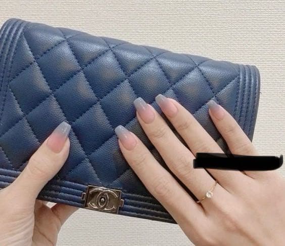 問題 第一次做漸層凝膠美甲,請問這樣正常嗎? 美甲板 Dcard