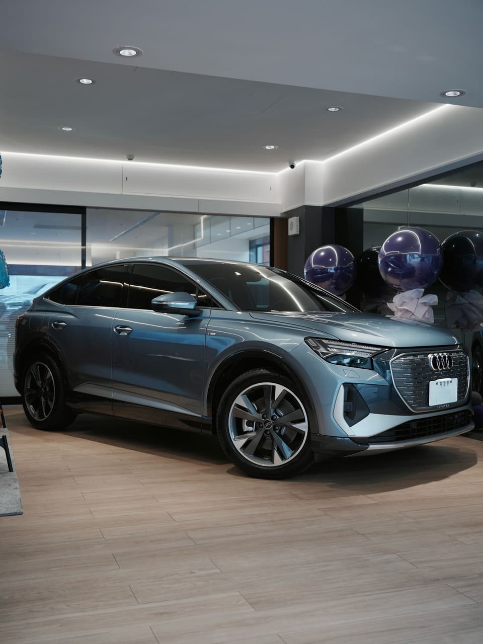 Audi Q4 Sportback e-tron 55 quattro S line｜金屬澈蔚藍 Geyser Blue 5Y｜交車照片分享 ...