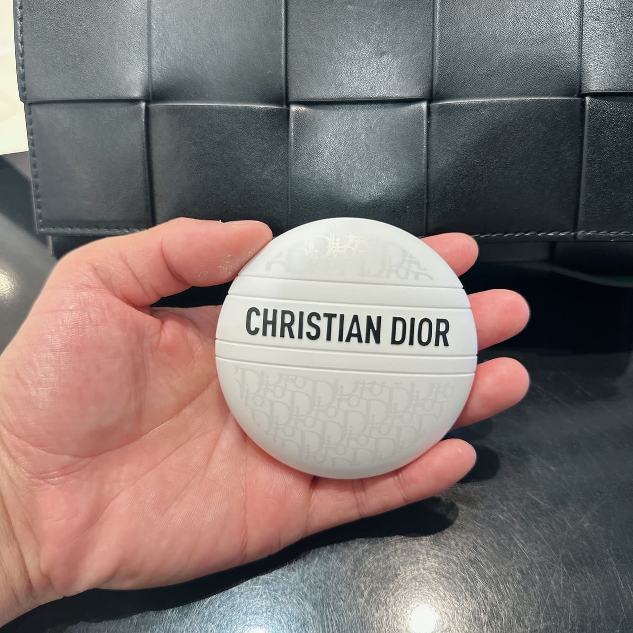 #分享 DIOR緹花全能修護霜 顏值超級爆表 - 美妝板 | Dcard