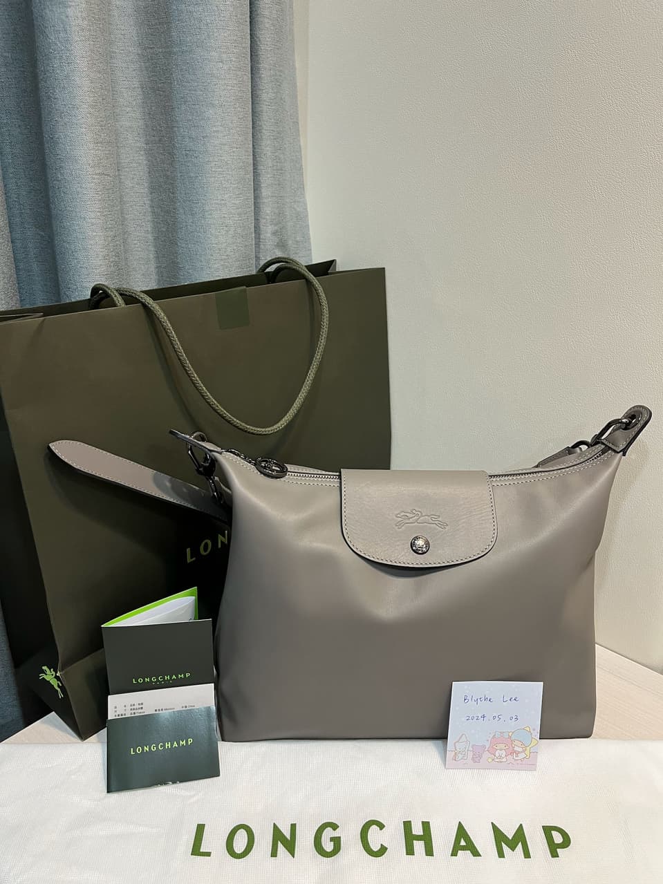 #我要賣 Longchamp Hobo 斑鳩灰 - 二手交易板 | Dcard