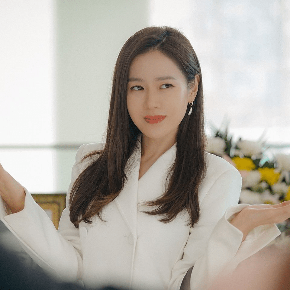 有位從事美業的女生，36歲外型亮眼卻剛結束一段漫長又慘烈的婚姻 - Angel Tarot (@orso) | Dcard