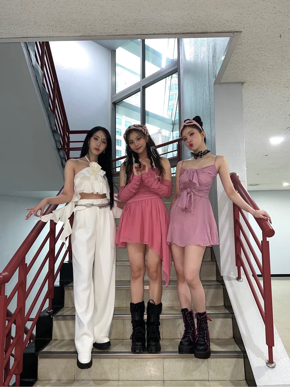 #集中討論 VIVIZ 迷你三輯 𝗩𝗮𝗿𝗶𝗼𝗨𝗦 回歸 - B214 留言 | Dcard