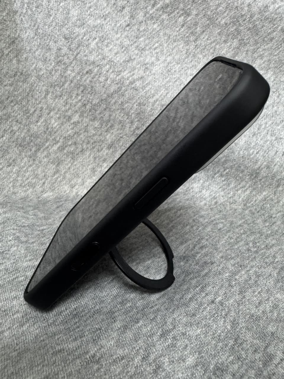 #iPhone Solide i17 Pro 支架手機殼開箱🤩 - Apple板 | Dcard