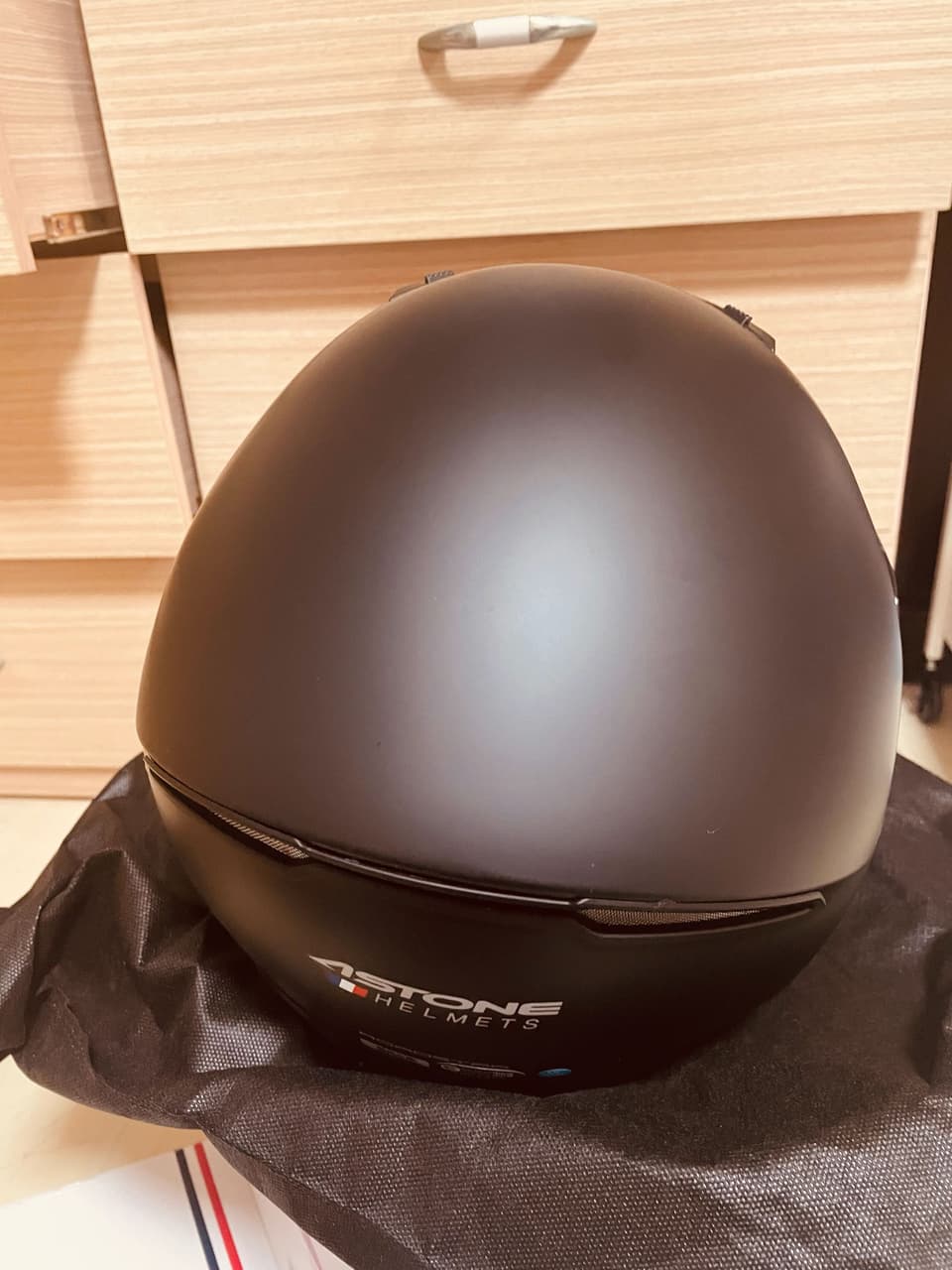 #我要賣 #我要賣（已售出）astone roadstar 全罩安全帽 - 二手交易板 | Dcard