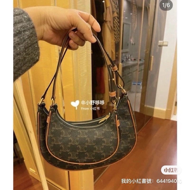 #我要賣 #我要賣 Celine triomphe mini Ava 老花腋下包 - 二手交易板 | Dcard