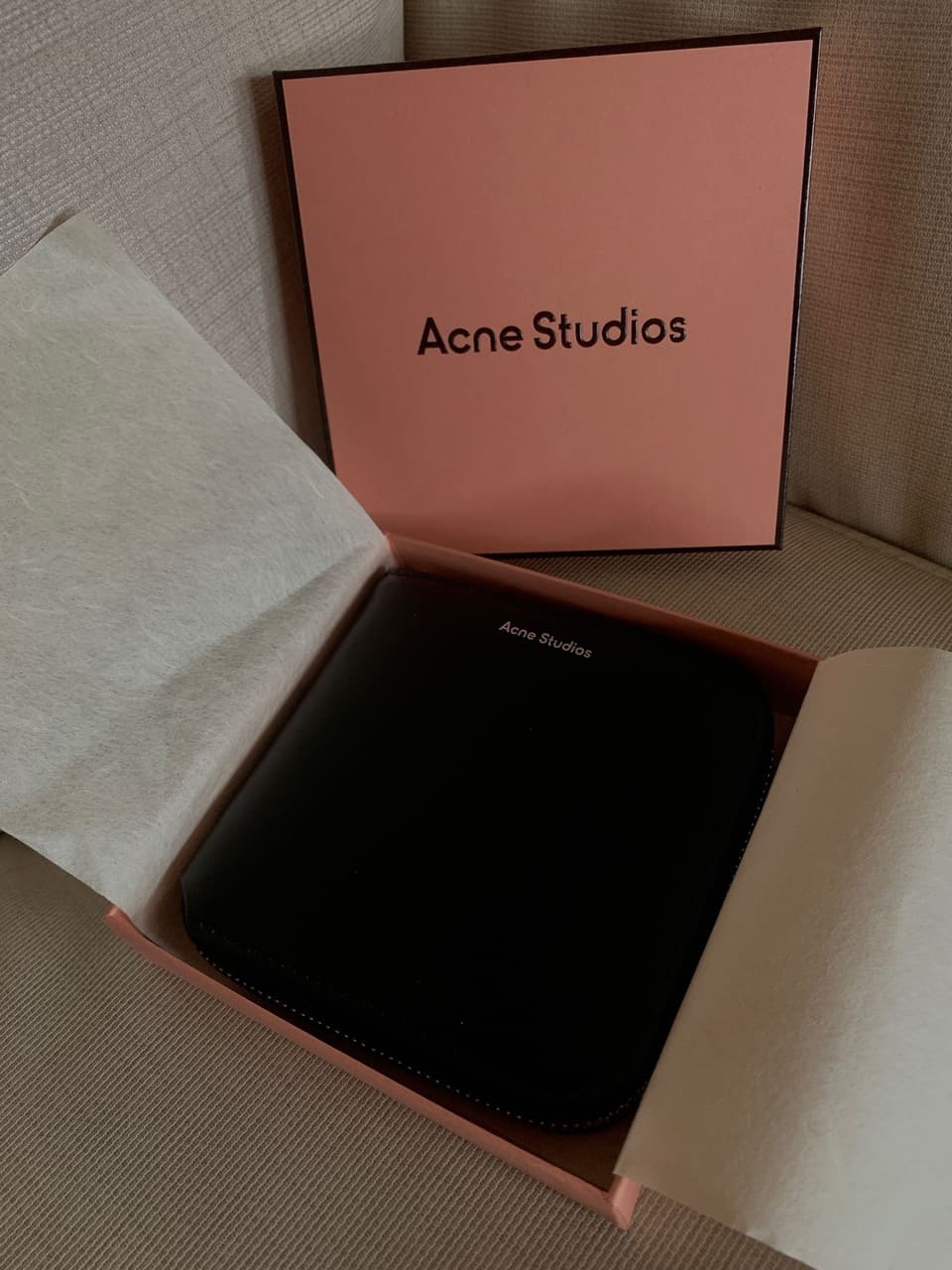 #分享 Acne Studios 拉鍊短夾 - 精品板 | Dcard