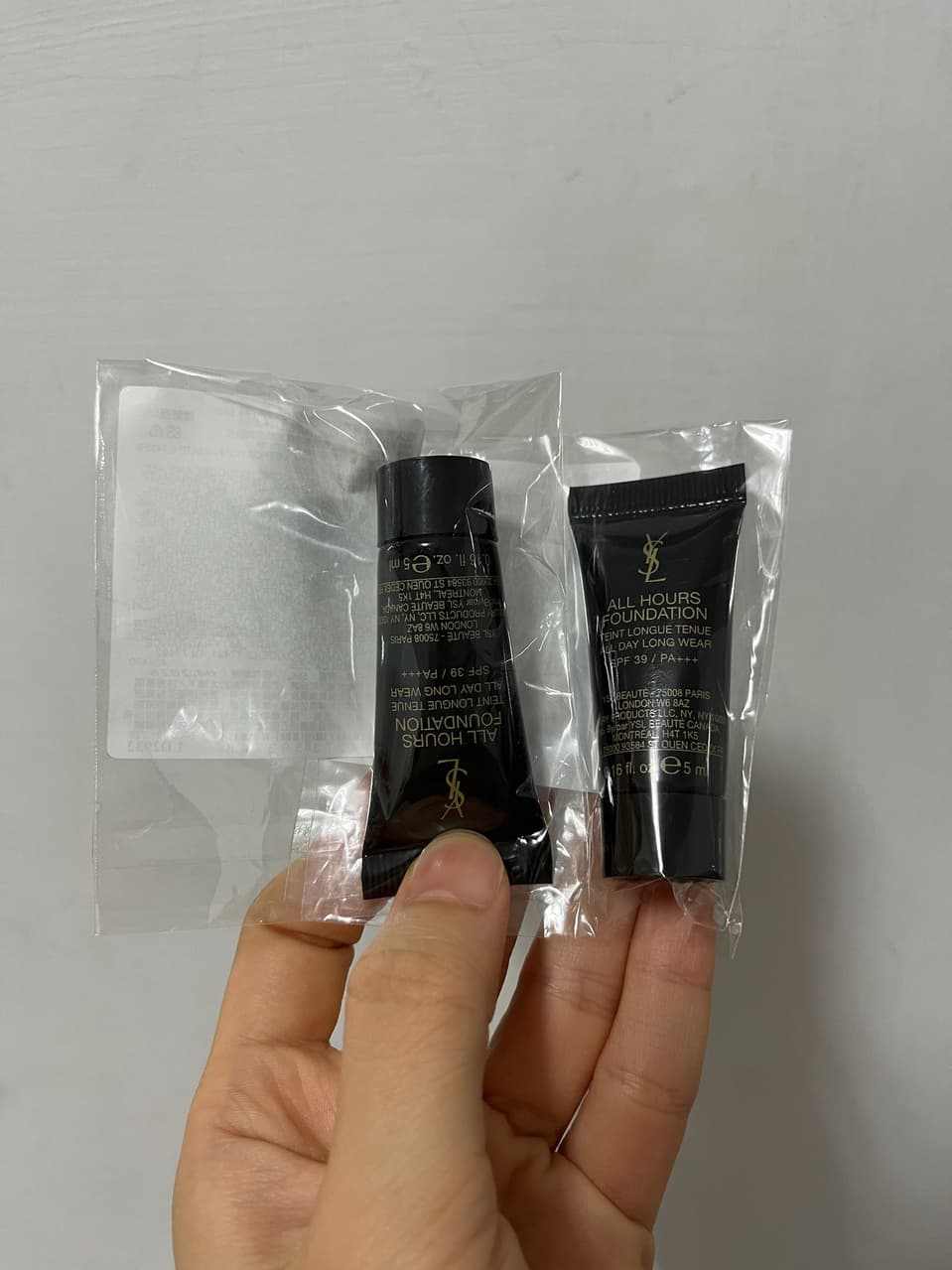 #我要賣 （已售出）YSL 恆久完美無瑕持久粉底 午夜粉底 LN1 - 二手交易板 | Dcard