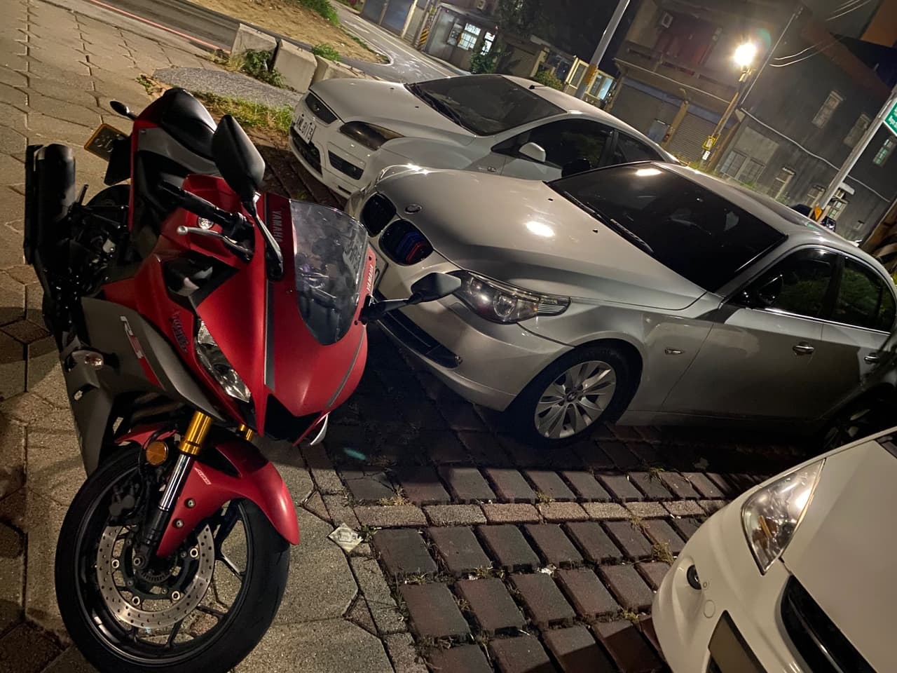 #黃牌 大學打工 18k養得起R3嗎？ - B76 留言 | Dcard