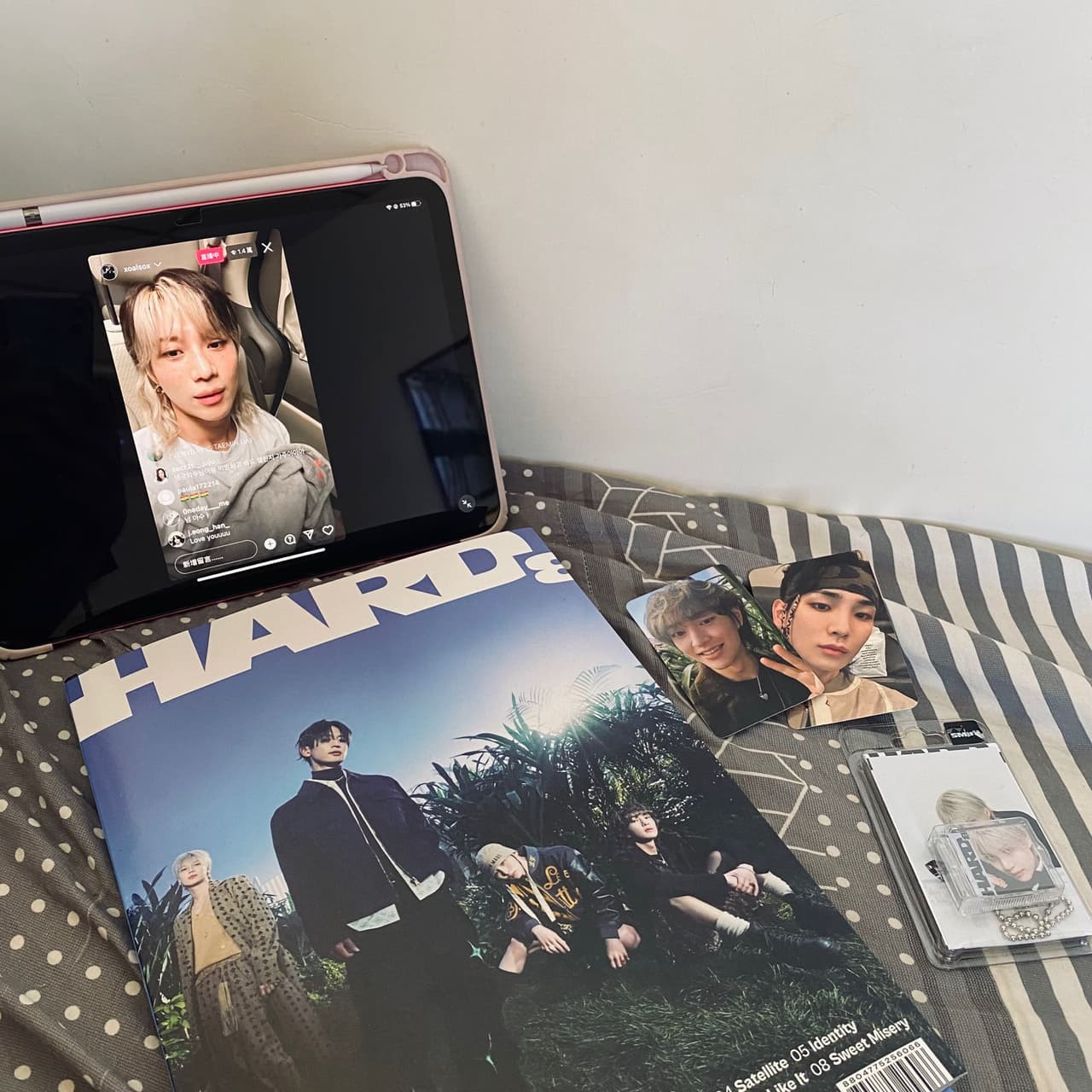 #分享 看泰民直播 開箱SHINee新專輯Hard - 追星板 | Dcard