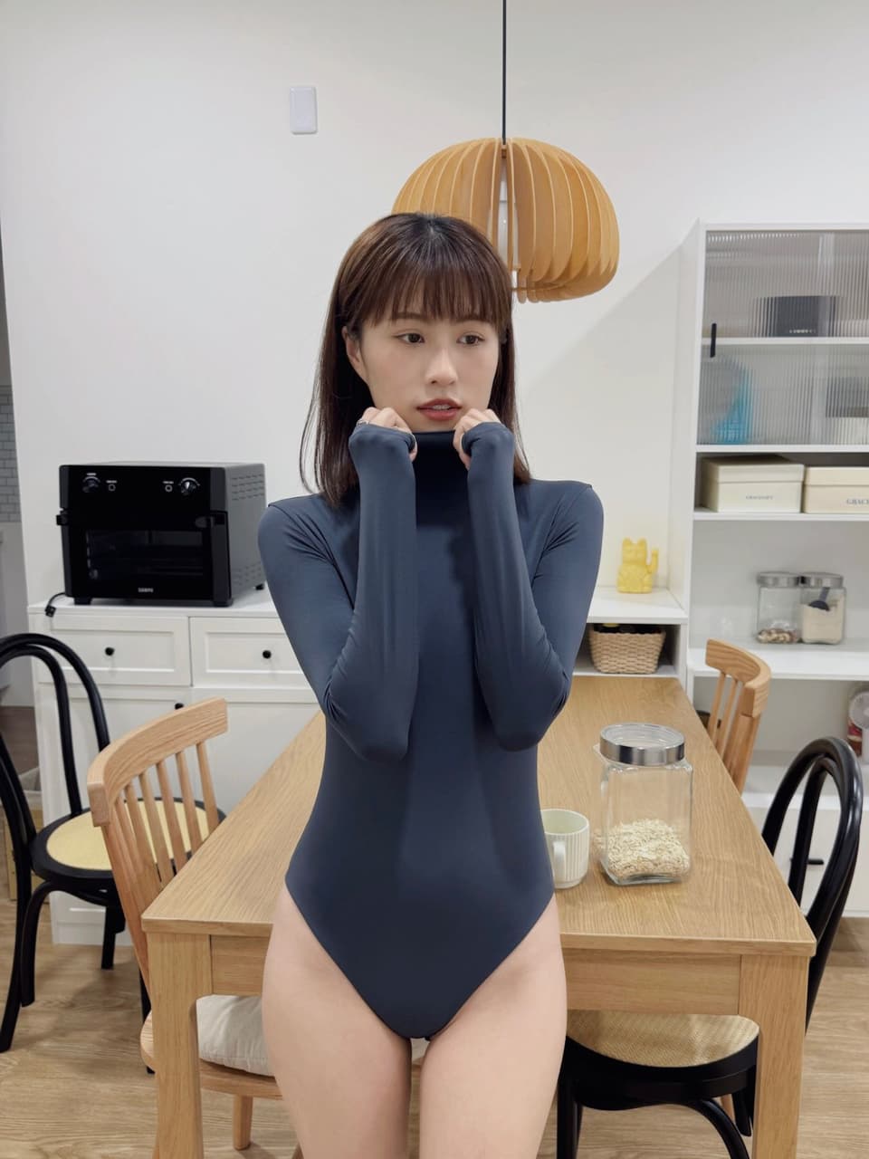 穿過就回不去！最時髦的冬季穿搭單品 ️｜韌REN 修身連體衣 - 嚕比 Ruby (@ruby__ii) | Dcard