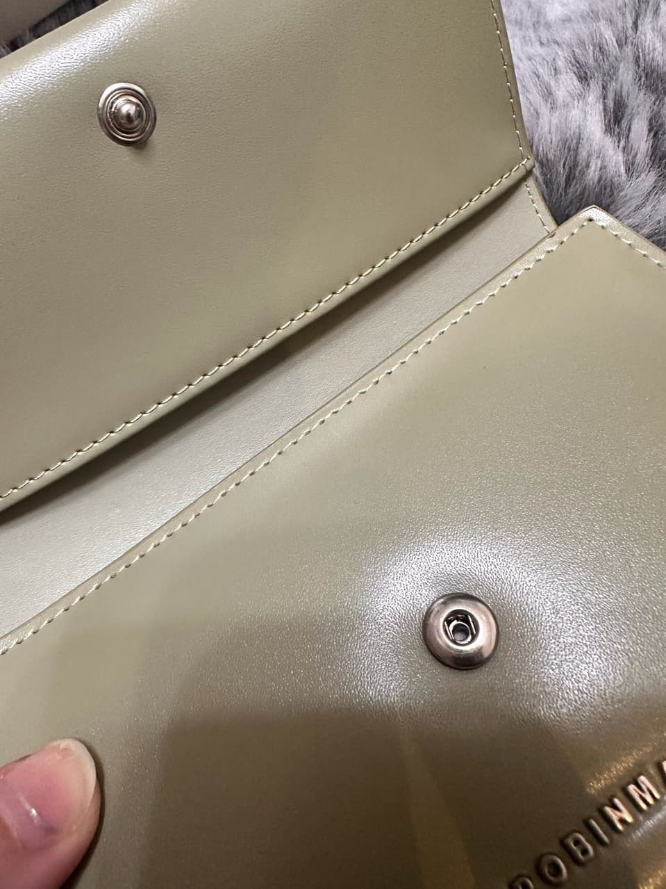 #我要賣 Robinmay餘漫真皮中夾-抹茶拿鐵 - 二手交易板 | Dcard