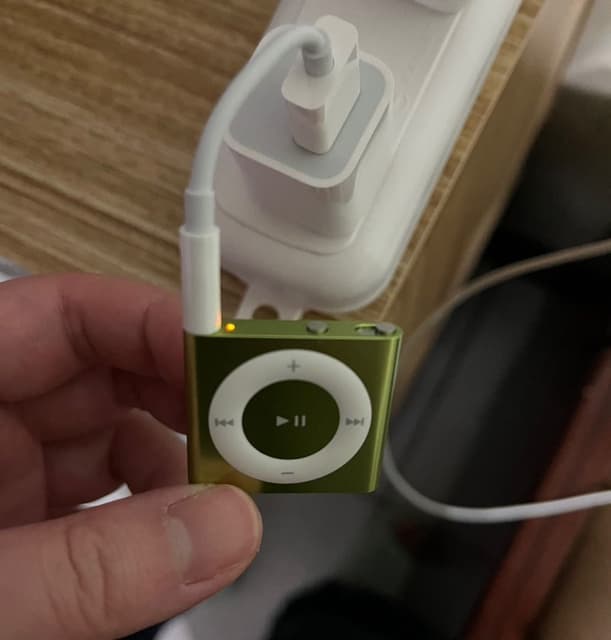 #請益 iPod shuffle 充電問題 - Apple板 | Dcard