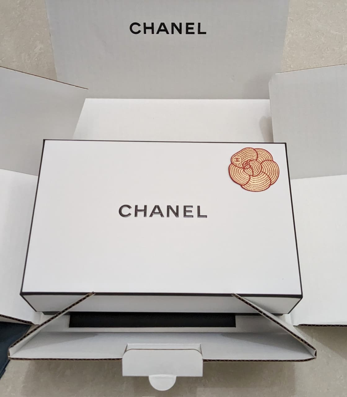 #情報 Chanel 線上美妝店新年包裝及驚喜禮分享～ - 美妝板 | Dcard