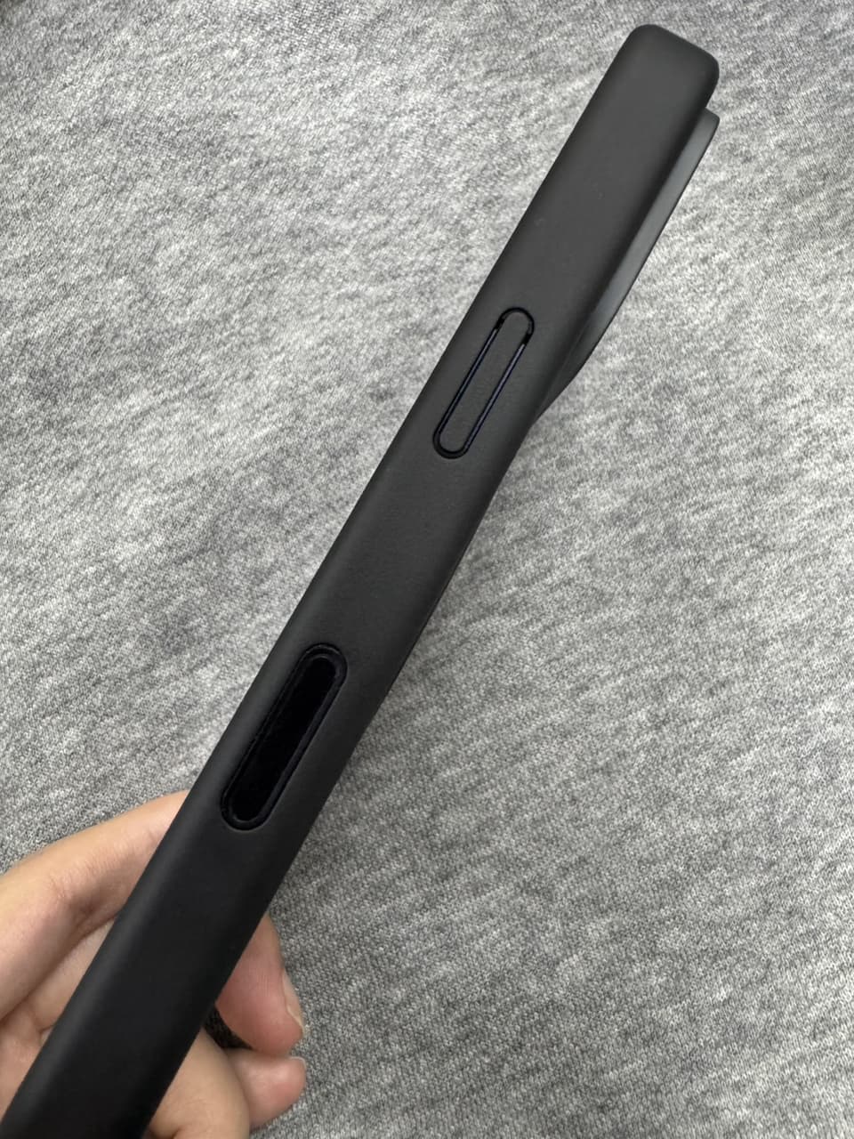 #iPhone Solide i17 Pro 支架手機殼開箱🤩 - Apple板 | Dcard