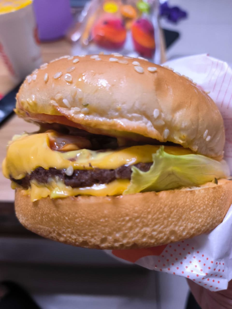 Q Burger 經典牛肉起司堡 - 閒聊板 | Dcard