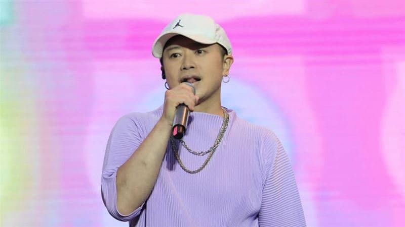 南拳媽媽彈頭靠周杰倫賺翻！驚人版稅金額曝光 喊話：要跟上腳步 - SETN三立新聞網 (@setn54) | Dcard