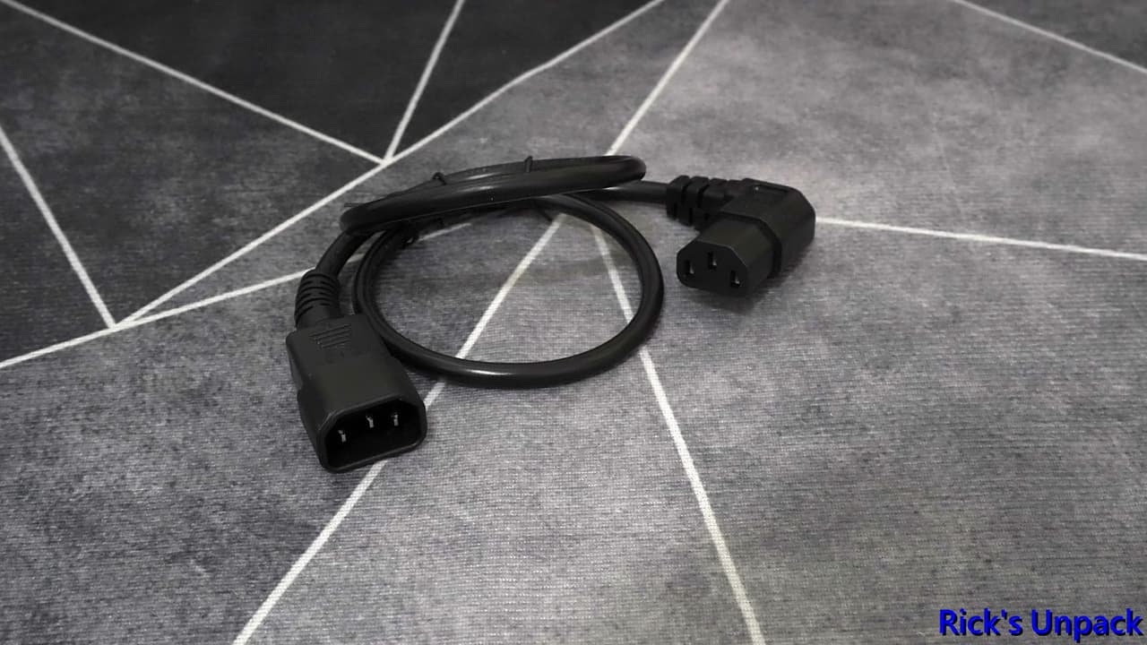 【開箱】朦朧美、散熱佳直立小機殼 | CORSAIR 2000D RGB AIRFLOW + CORSAIR SF850L開箱 - 3C板 | Dcard