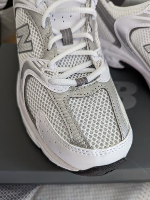 #分享 意料之外好穿的老爹鞋 New Balance 530 - 穿搭板 | Dcard