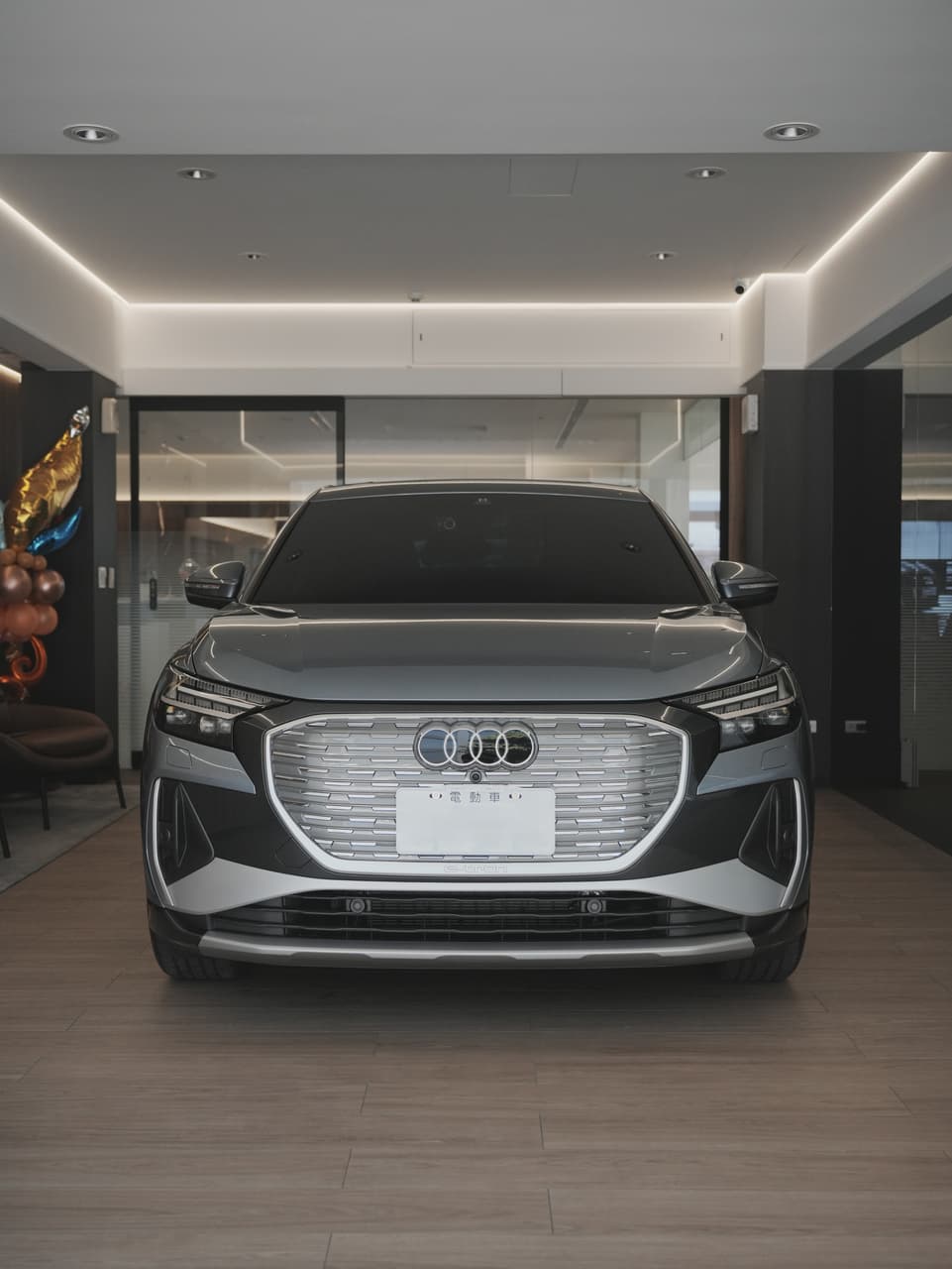 Audi Q4 Sportback e-tron 55 quattro S line Geyser Blue 交車 - 汽車板 | Dcard