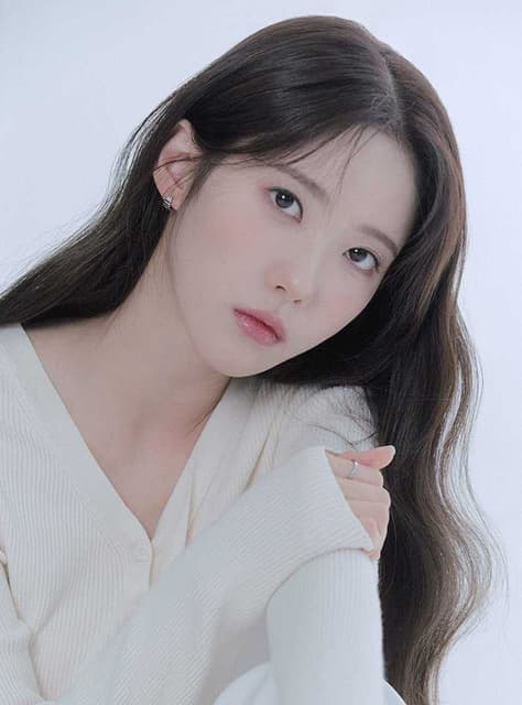 #分享 美到哭的Luda新簡歷照 - 宇宙少女板 | Dcard