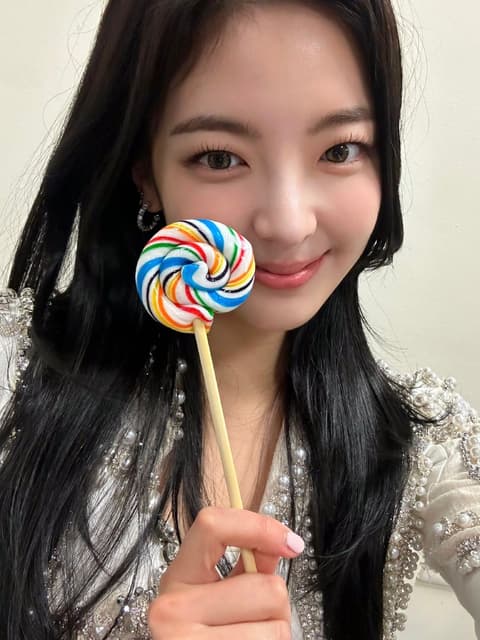 #分享 230314日本官推更新 - ITZY板 | Dcard