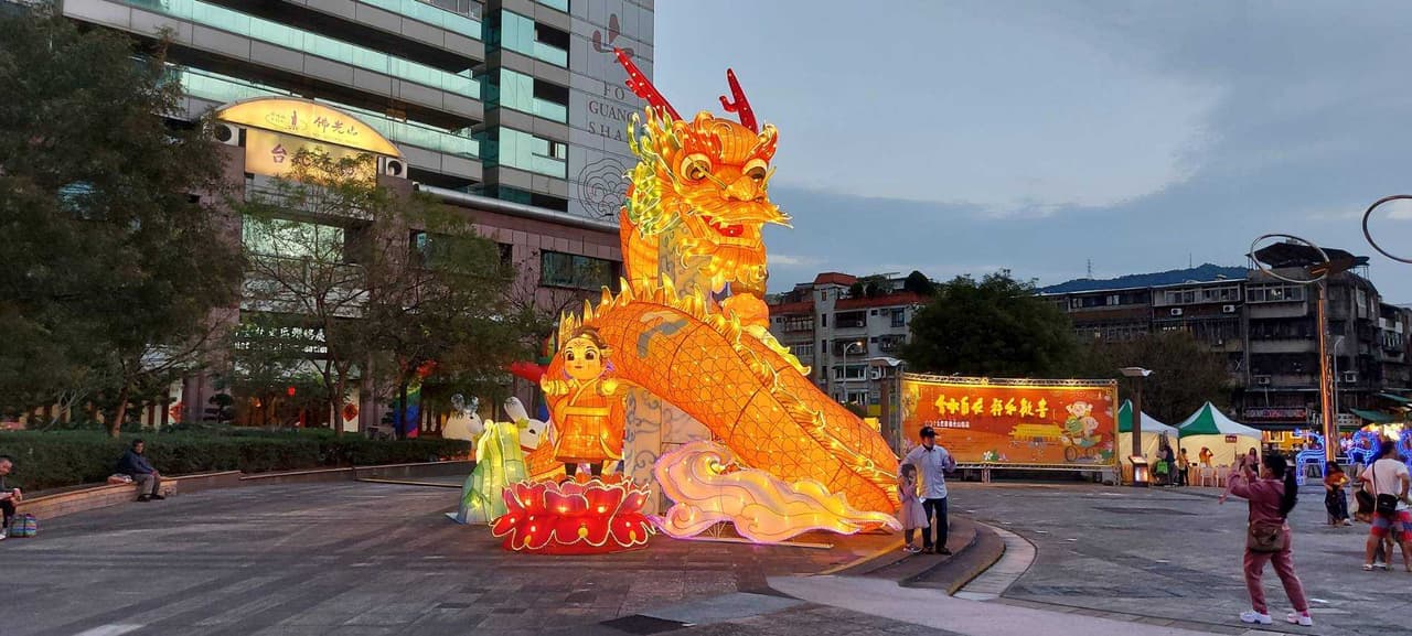 龍吟一聲獻新春 - 微風 (@wind333) | Dcard