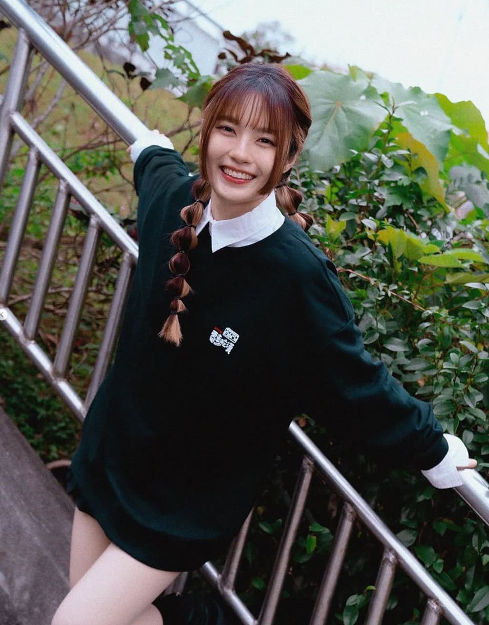 #Dcard Video 互爆中 我爆料的成員是⬇️ 好辣～我覺得到第三天小卡，應該很明顯了 我故意放水，因為她是放火！ 答案就4我們的－魔法美少女「YY」 ️ 你們有猜到嗎？ - 曼曼 ...