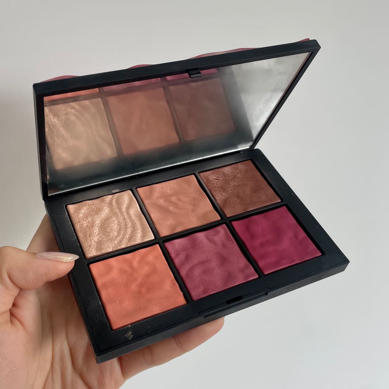 文末有禮🎁告別醫美！NARS最新品開箱-裸光亮眼修飾霜 #夏日攝影 - 愛木須龍 (@a158888) | Dcard