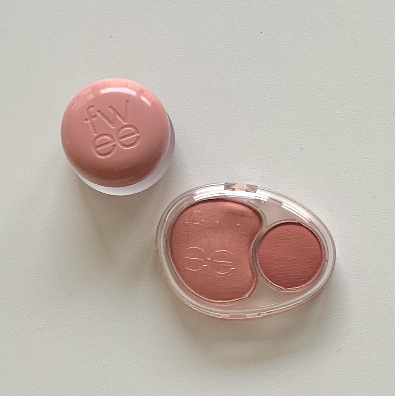 #試色 韓國最火🔥fwee布丁兩用霜+雙色腮紅#多圖詳細分享🍮 - 美妝板 | Dcard