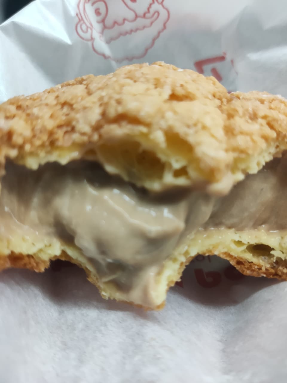 Beard papa’s X Dripo｜紅茶牛乳口味泡芙 - 美食板 | Dcard