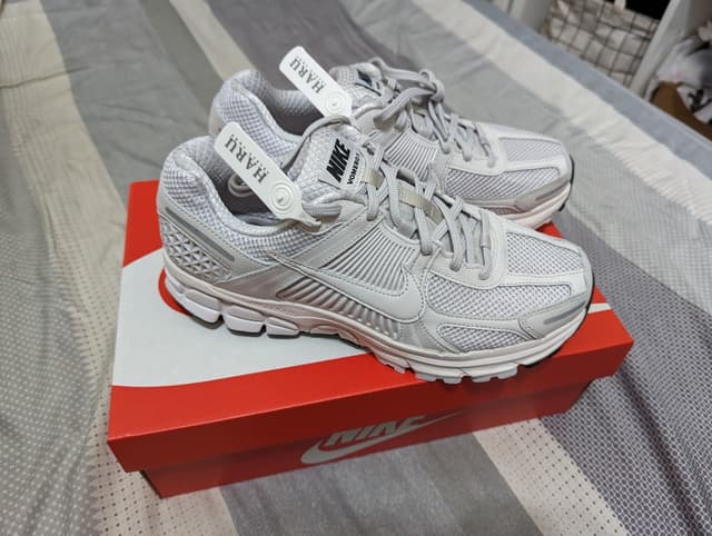 #分享 Nike air zoom vomero 5 汪汪 - 穿搭板 | Dcard