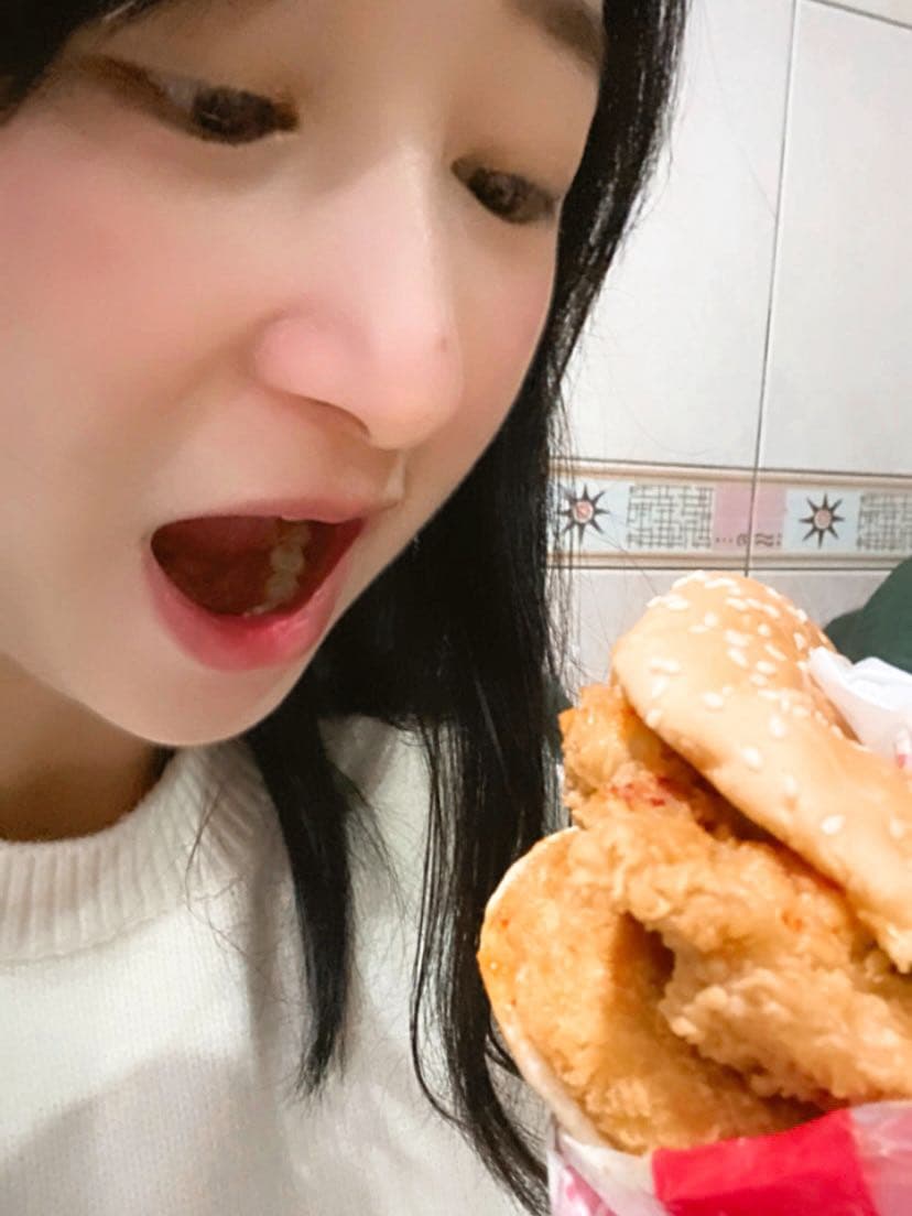 難以言喻的美味💕黃金魚子海陸Q蝦堡 - 麗莎 Lisa (@imsunshine) | Dcard