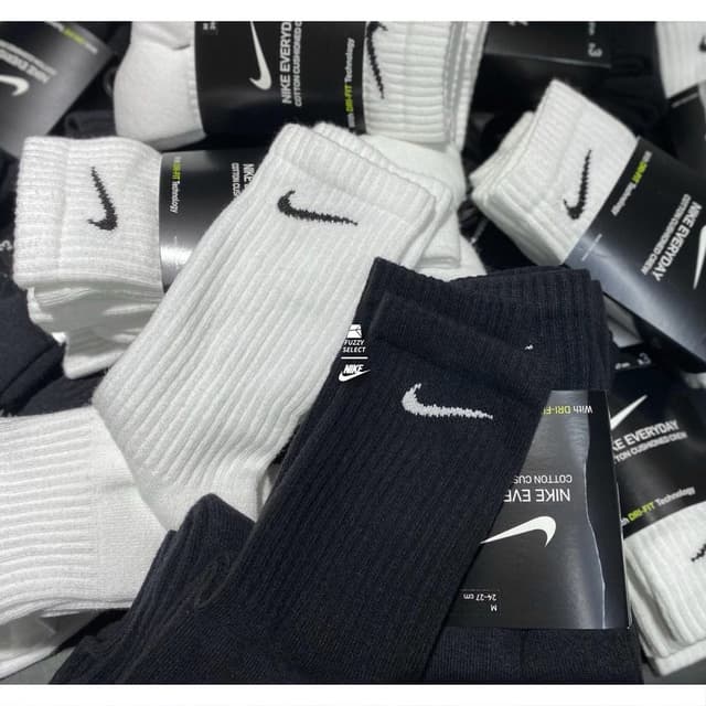 Nike📣📣襪子 黑白踝襪 - 艾倫🏠潛銷台中預售屋 (@aburaabura) | Dcard