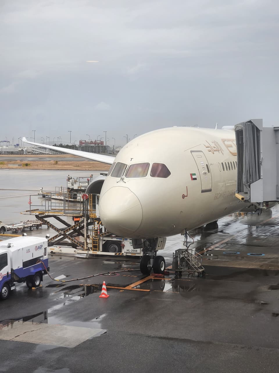 #飛行紀錄 Etihad 阿提哈德航空AUH-KIX B789 經濟艙分享(含KIX轉機全經過) - 航空板 | Dcard