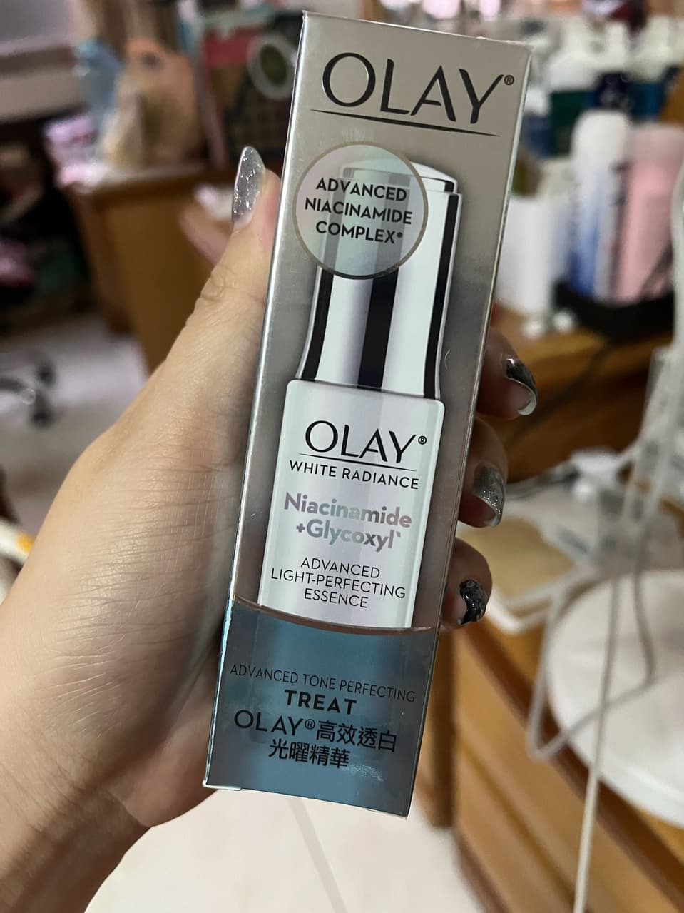 #我要賣 OLAY 高效透白光耀精華 小白瓶 - 二手交易板 | Dcard