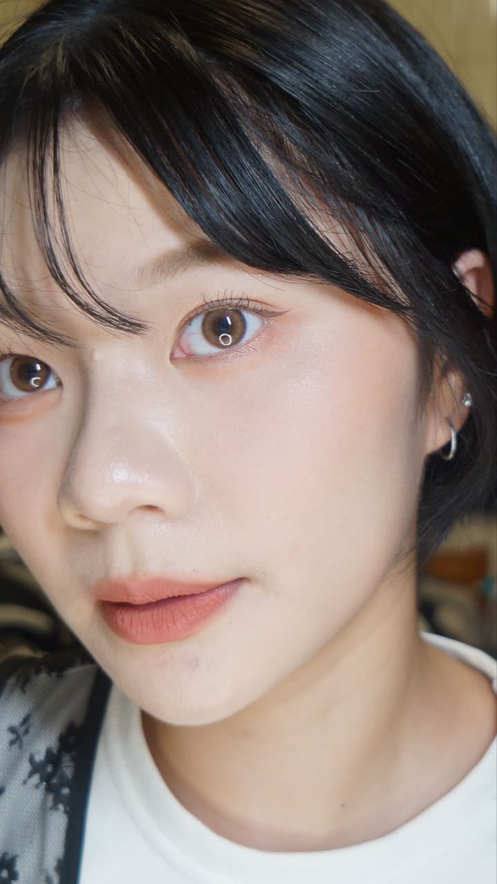 你是油肌的開架之神！i’m meme全新油皮粉底液登場 - Van (@van.vanmake) | Dcard