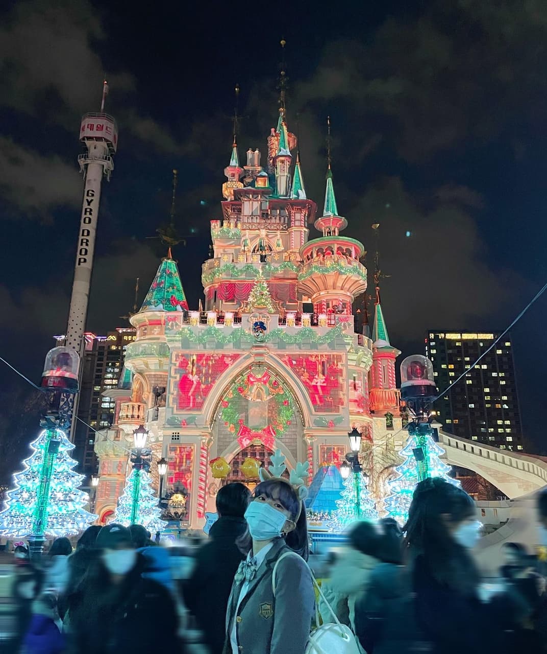 12月樂天世界拍照分享！租校服！ - 𝑌𝑢𝑛𝑎_유나 (@hi_una_) | Dcard