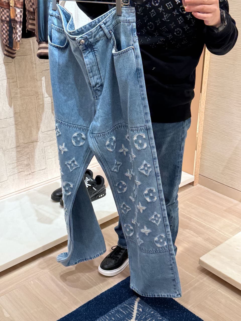 #分享 Louis Vuitton SOGO復興店改裝盛大開幕活動之今天都吃了什麼 - 精品板 | Dcard